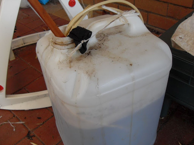 Ultimate Guide to Making and Using Worm Tea – Ground to Ground